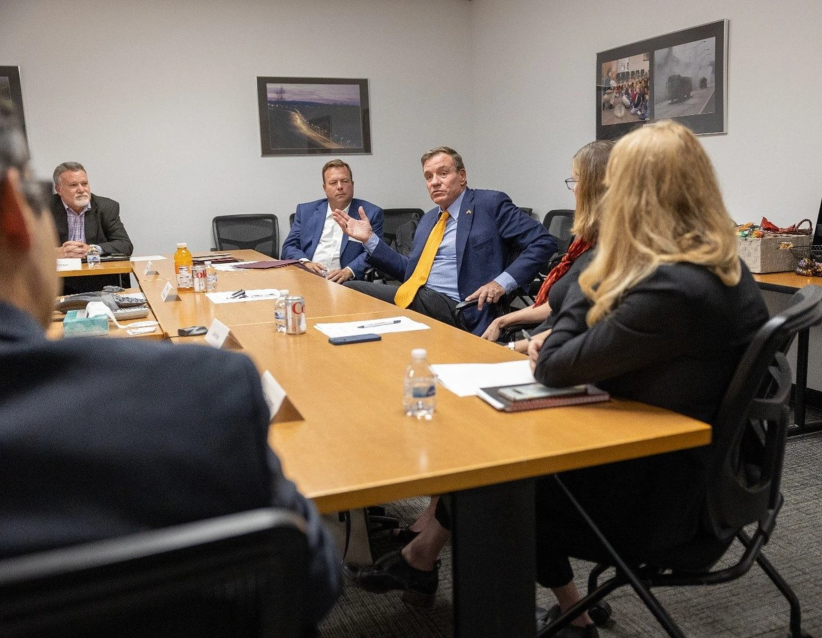 U.S. Sen. Mark Warner visits Virginia Tech to | The Hokie Family Hub